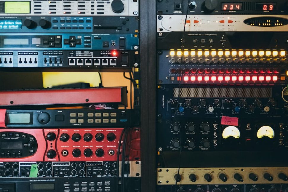 How to Use a Compressor: A Beginner's Guide to Mastering Your Sound