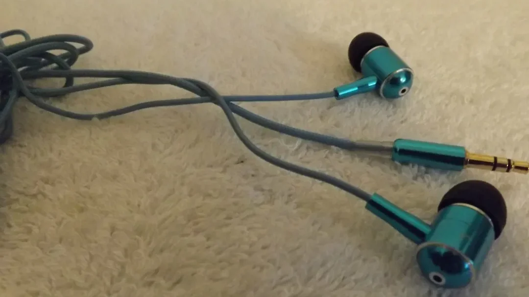 How to Store Wired Earbuds: Tips for Tangle-Free Listening