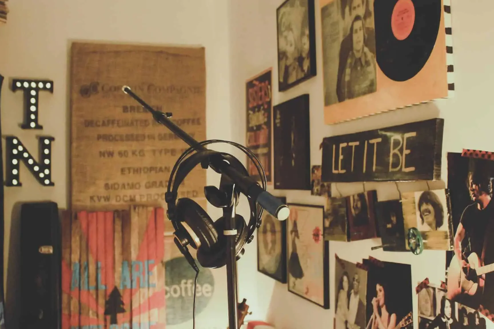 How to Mimic Any Voice: Tips and Tricks for Sounding Like Someone Else